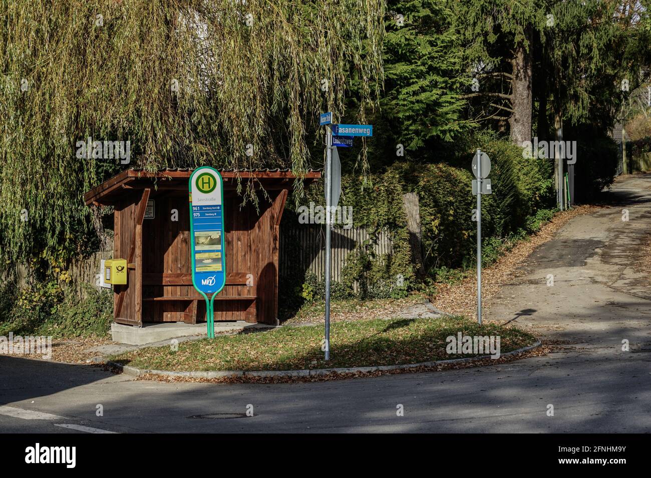 Wooden bus stop hi-res stock photography and images - Alamy