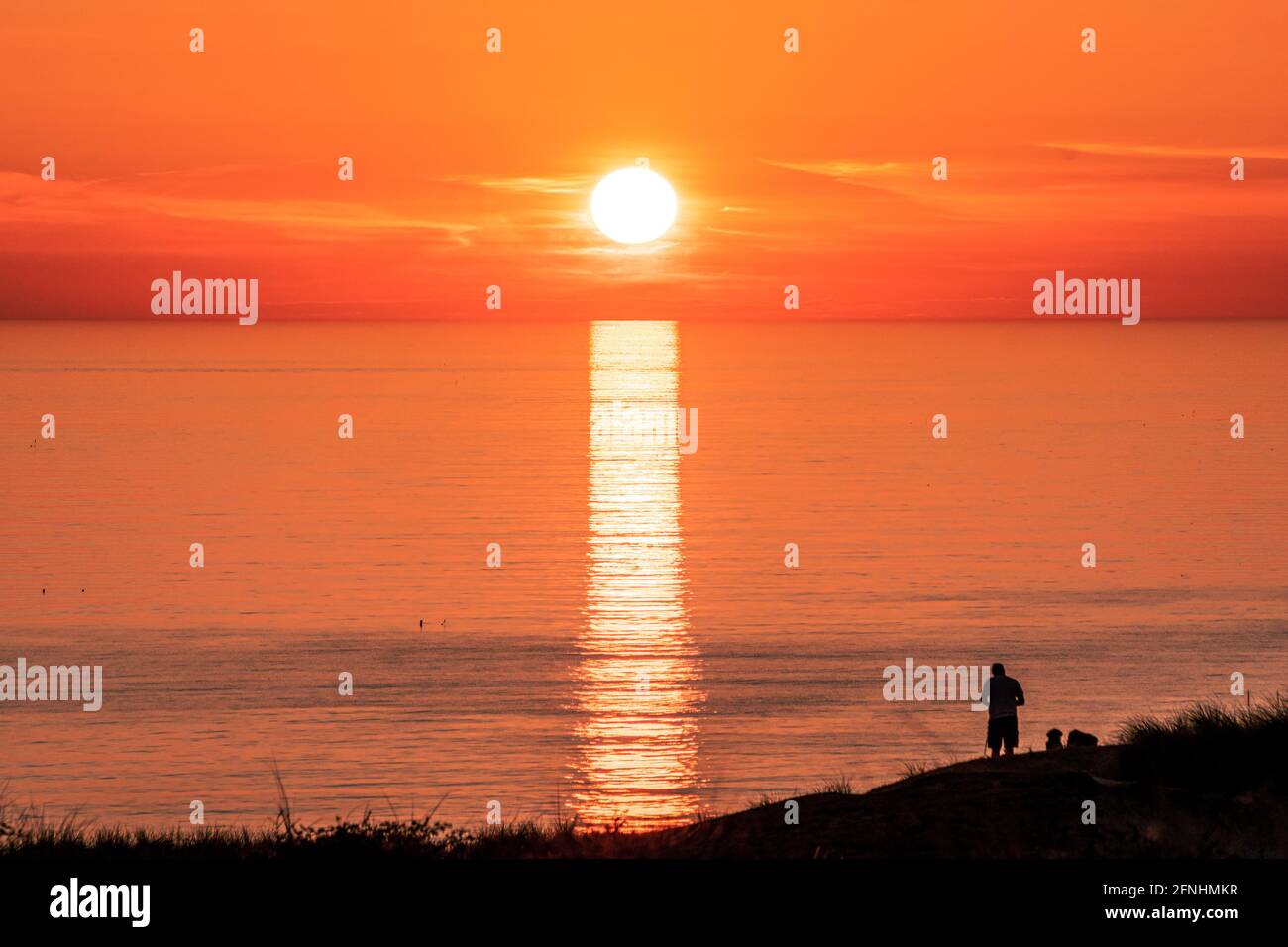 Super sunset Hayle Cornwall Stock Photo - Alamy