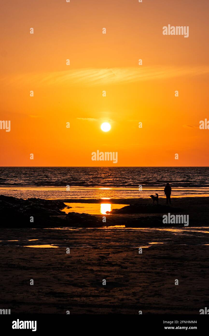 Hayle sunset hi-res stock photography and images - Alamy