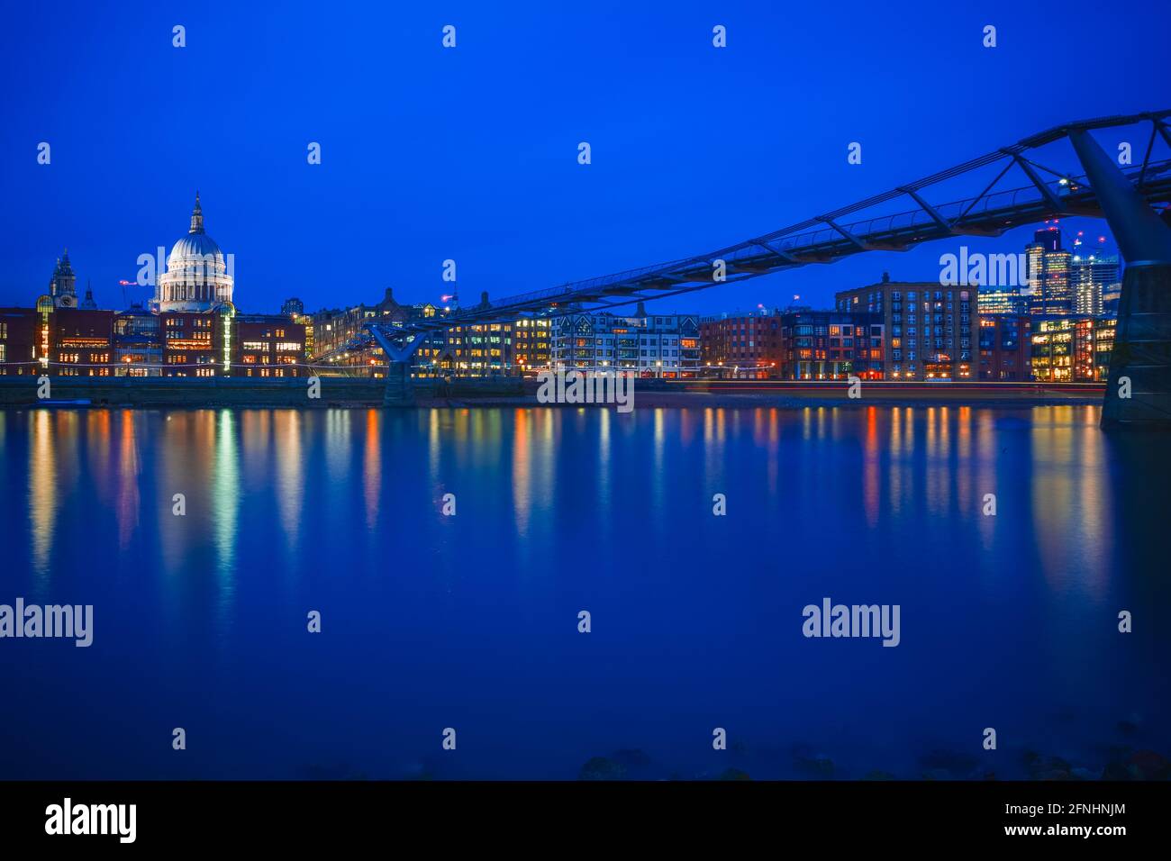 London bridge long exposure hi-res stock photography and images - Alamy