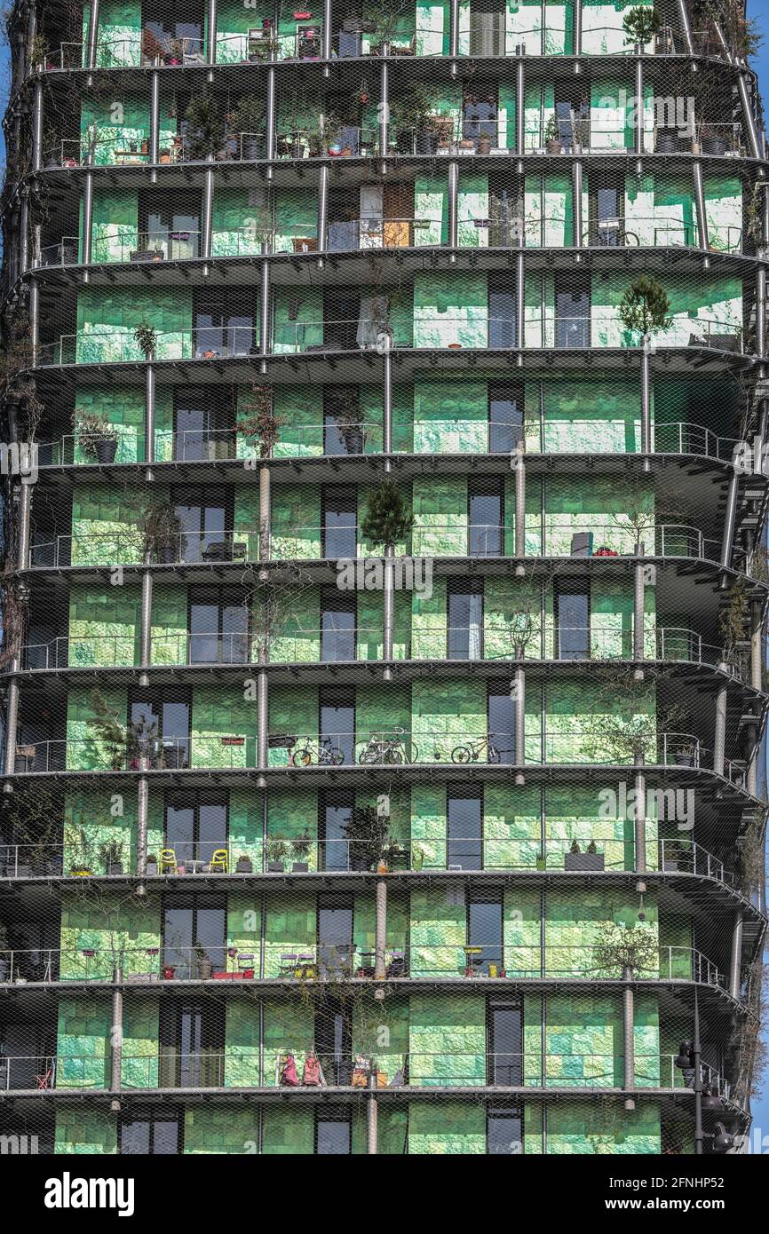 HIGH RISE APARTMENT BUILDINGS I PARIS Stock Photo - Alamy
