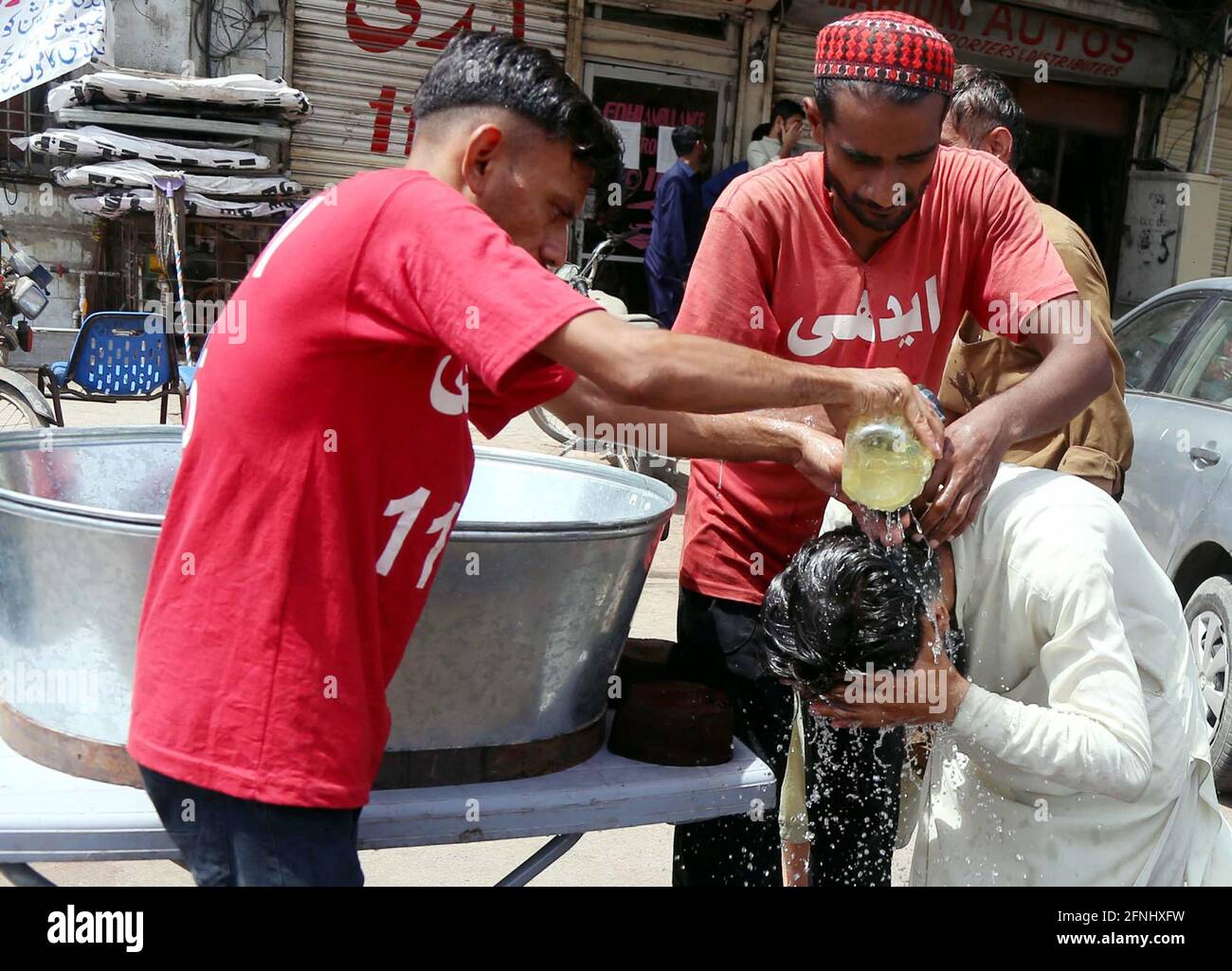 43 degrees celsius hi-res stock photography and images - Alamy