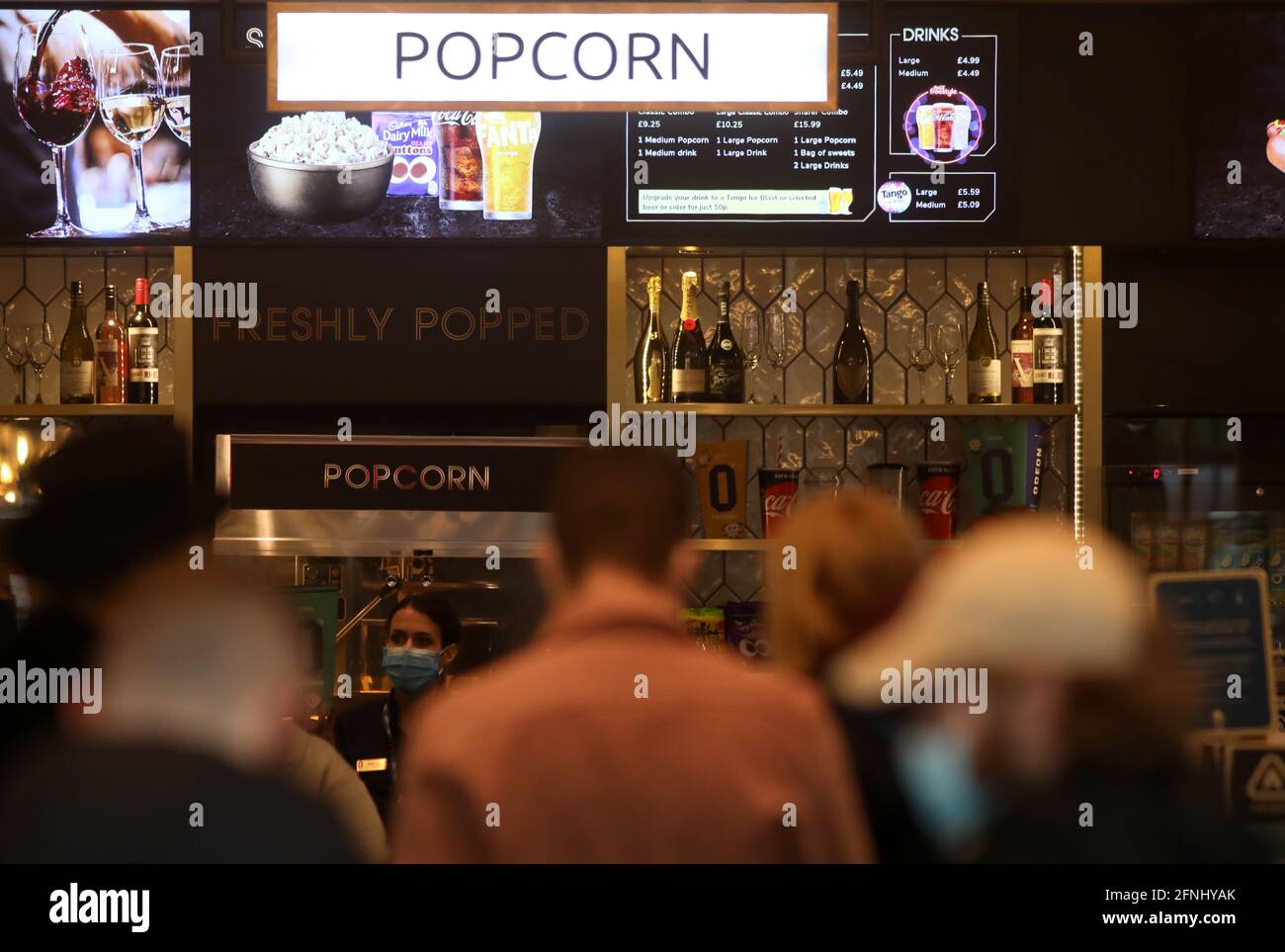 Cinema queue england hi-res stock photography and images - Alamy