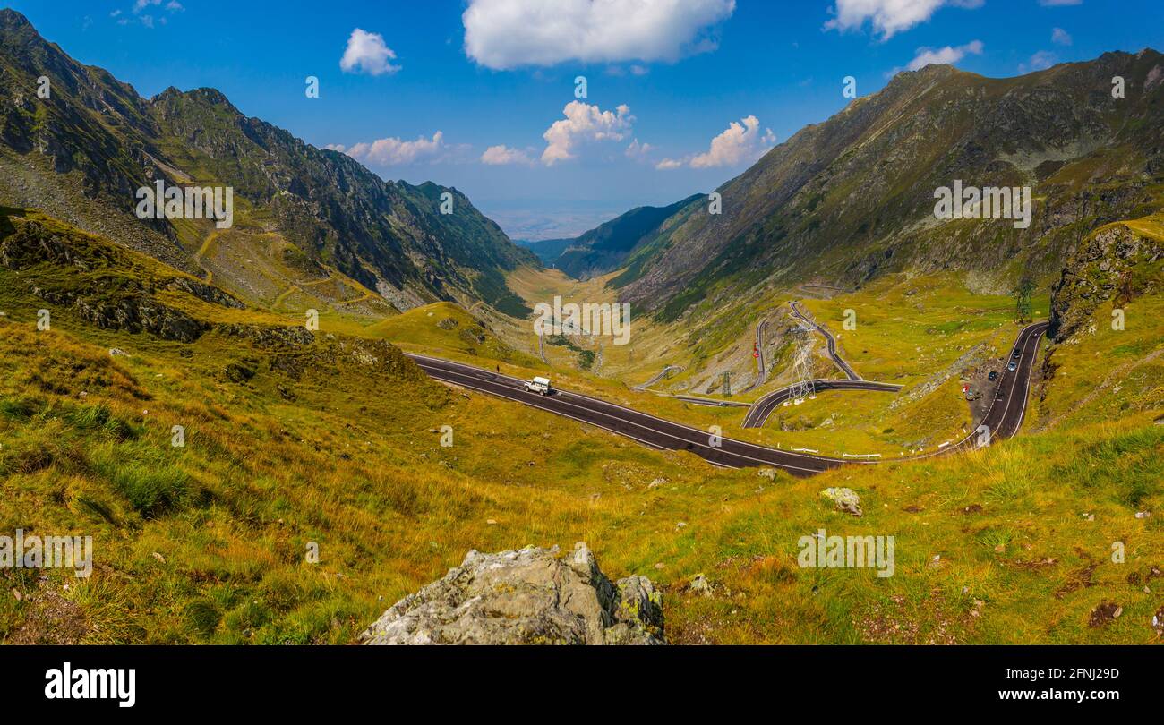Impressive panorama view of famous Transfagarasan road, Fagaras ...