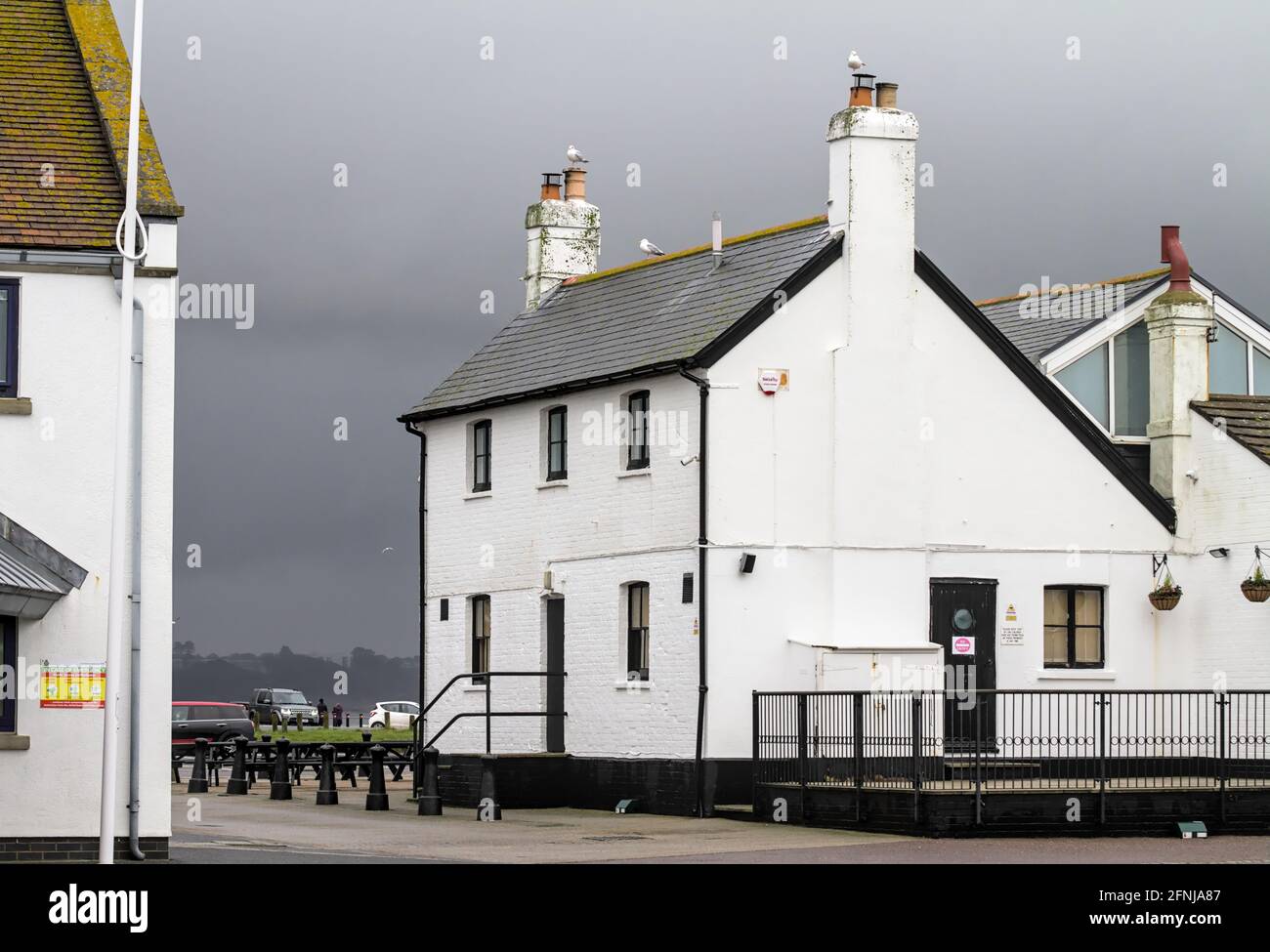 Pub on mudeford quay hi-res stock photography and images - Alamy