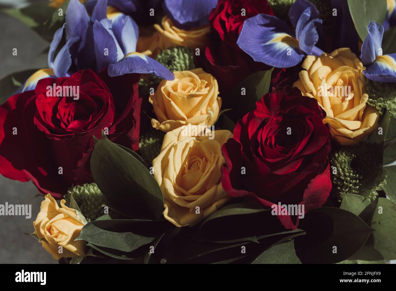 Bouquet mixed color rose hi-res stock photography and images - Alamy