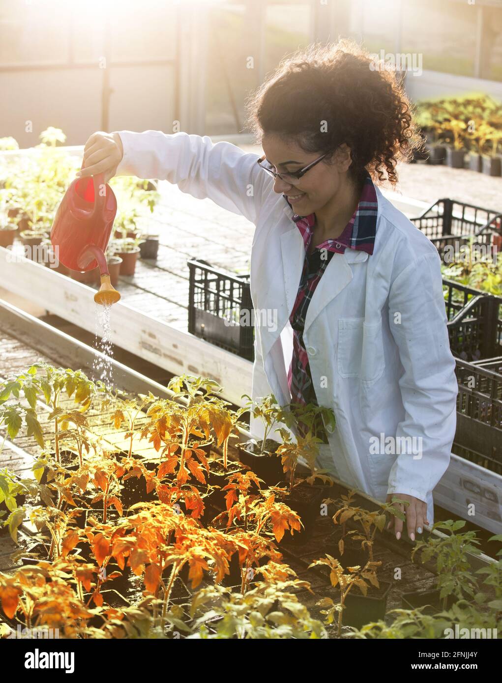 Biologist hi-res stock photography and images - Alamy