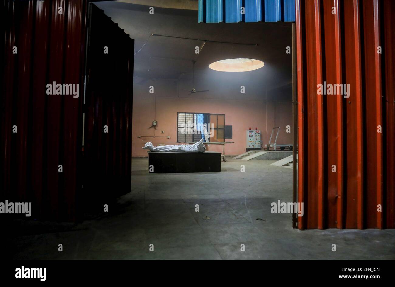 Dead body crematorium hi-res stock photography and images - Alamy