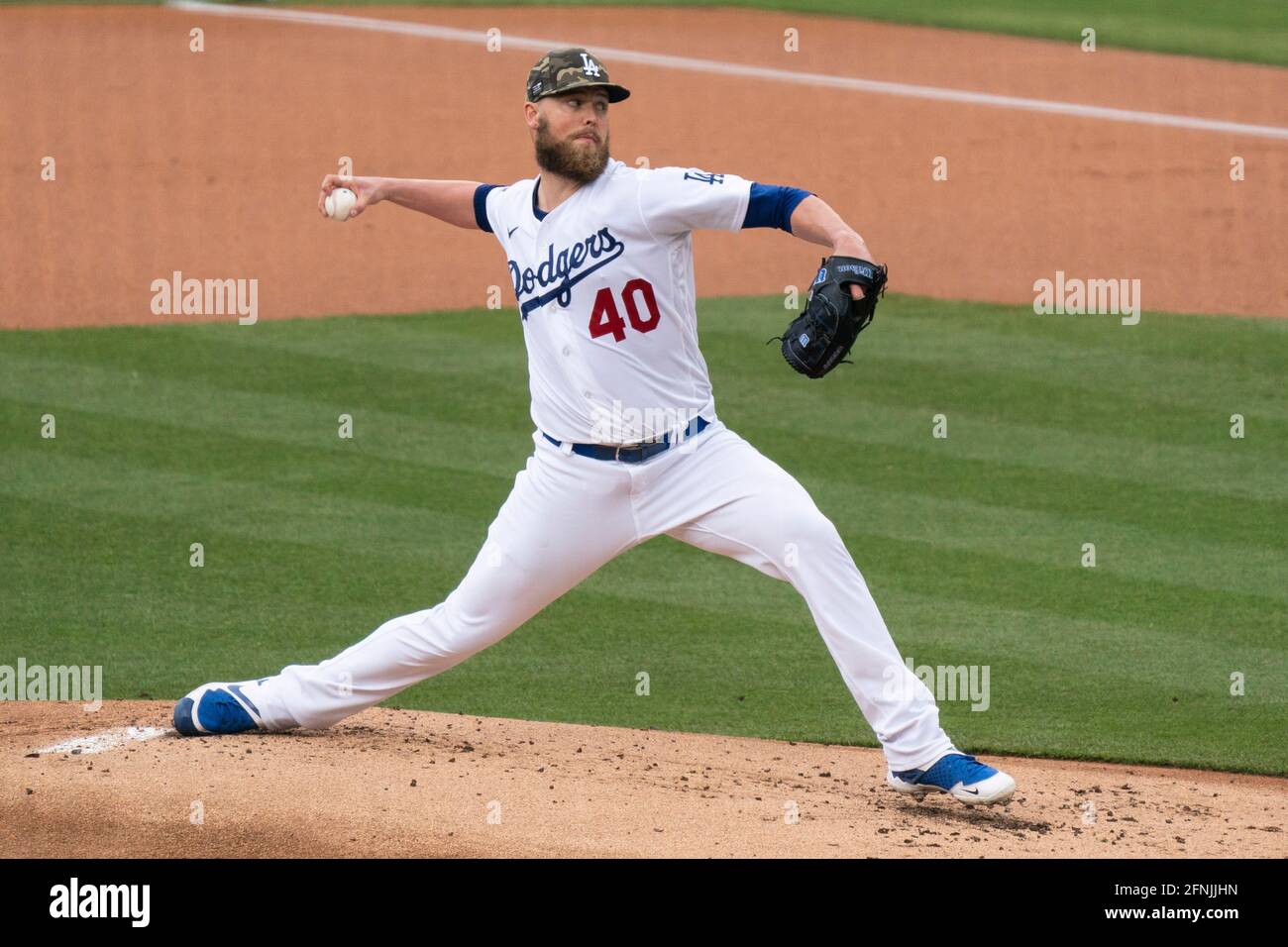 Los Angeles Dodgers starting pitcher Jimmy Nelson (40) throws during a ...