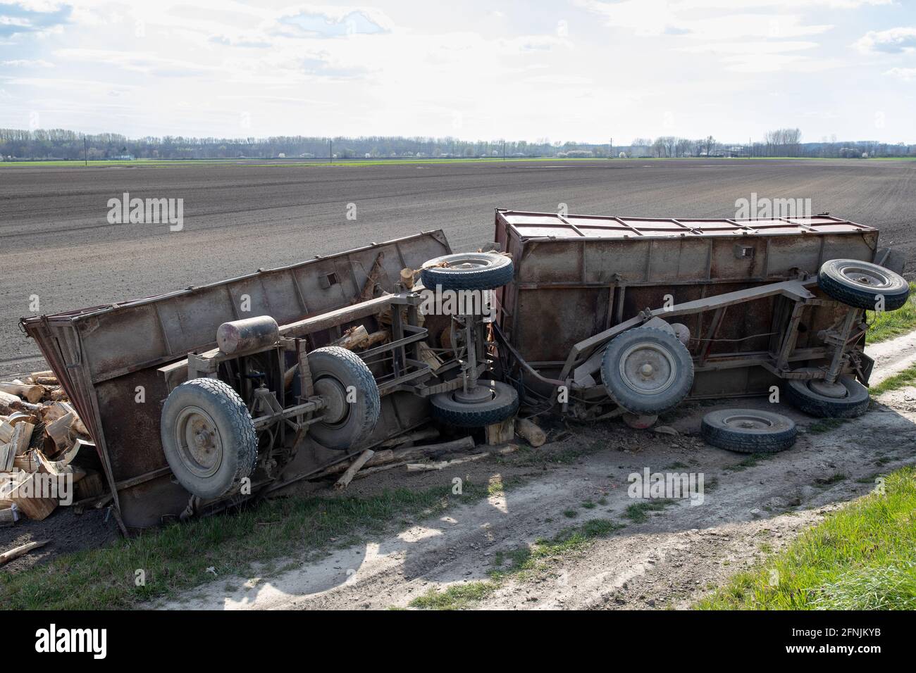 Two tractor trailers hi-res stock photography and images - Alamy