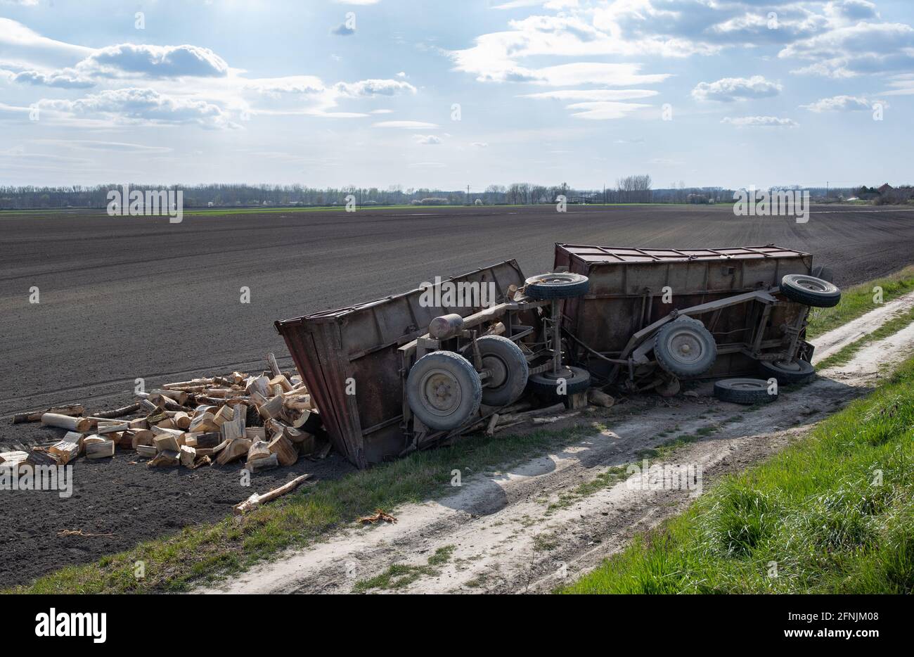 Two tractor trailers hi-res stock photography and images - Alamy