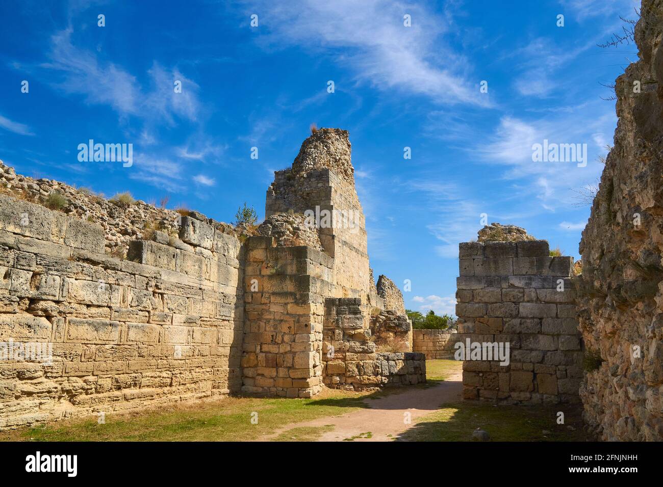 Defensive wall of the ancient city Stock Photo - Alamy