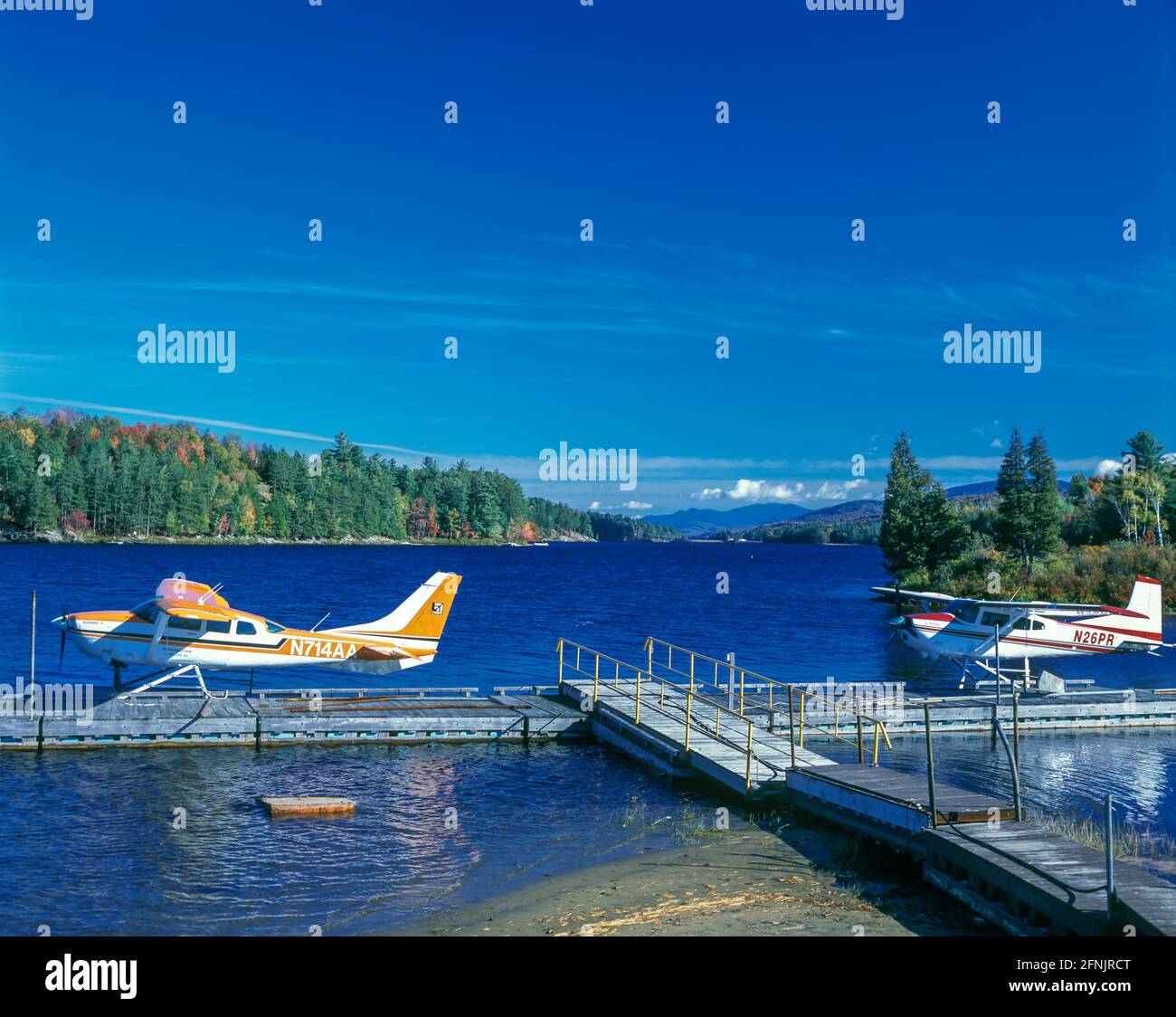 Vintage float plane hi-res stock photography and images - Alamy