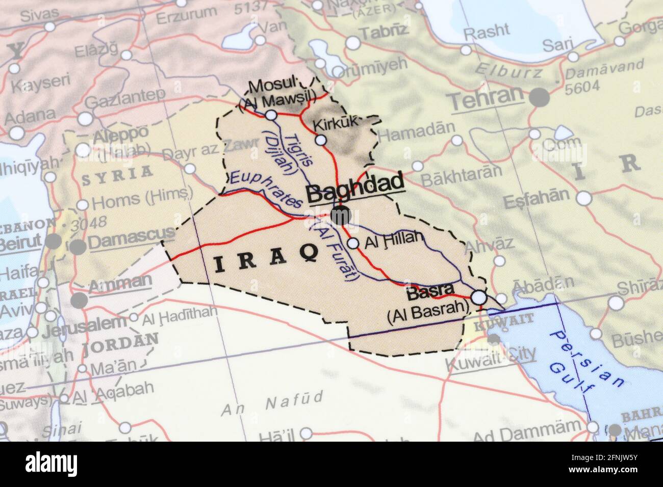 Map of Iraq highlighted from the outline Stock Photo - Alamy