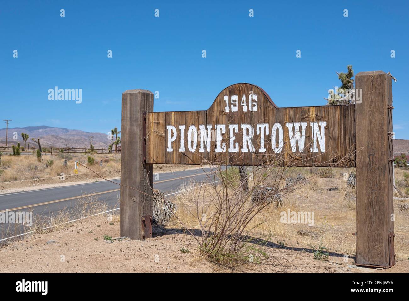 Pioneer Town sign. Joshua Tree, California, USA Stock Photo - Alamy