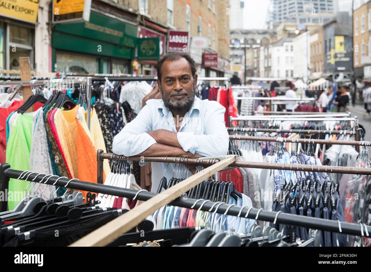 textile trader at Petticoat Lane Market Stock Photo - Alamy