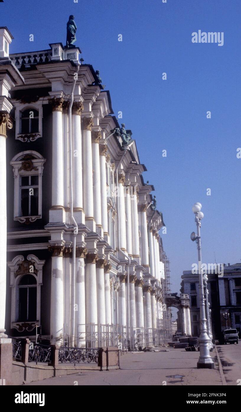 HERMITAGE MUSEUM ST. PETERSBURG, RUSSIA, 1994 PIC MIKE WALKER Stock ...