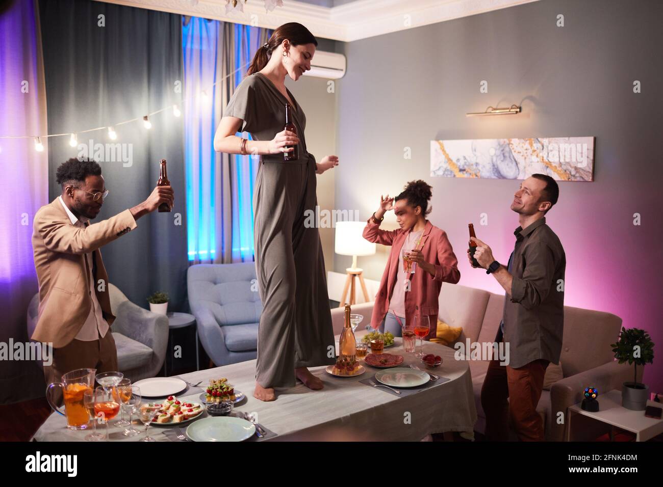 Dancing on table hi-res stock photography and images - Alamy