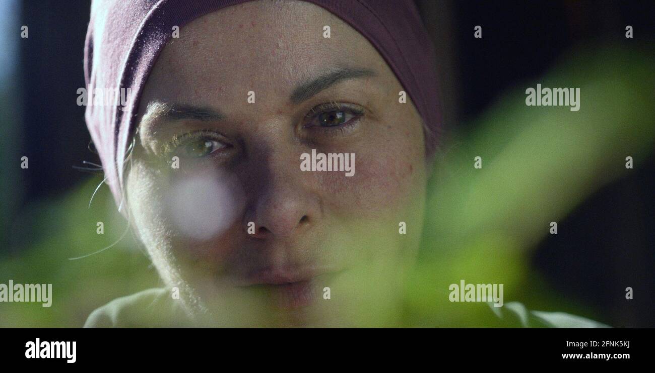 THE DARK DIVIDE, Debra Messing, 2020. © Strike Back Studios / courtesy ...