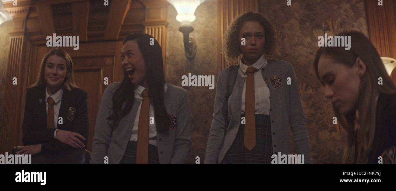 SEANCE, from left: Jade Michael, Stephanie Sy, Ella-Rae Smith, Suki Waterhouse, 2021. © RLJE ...