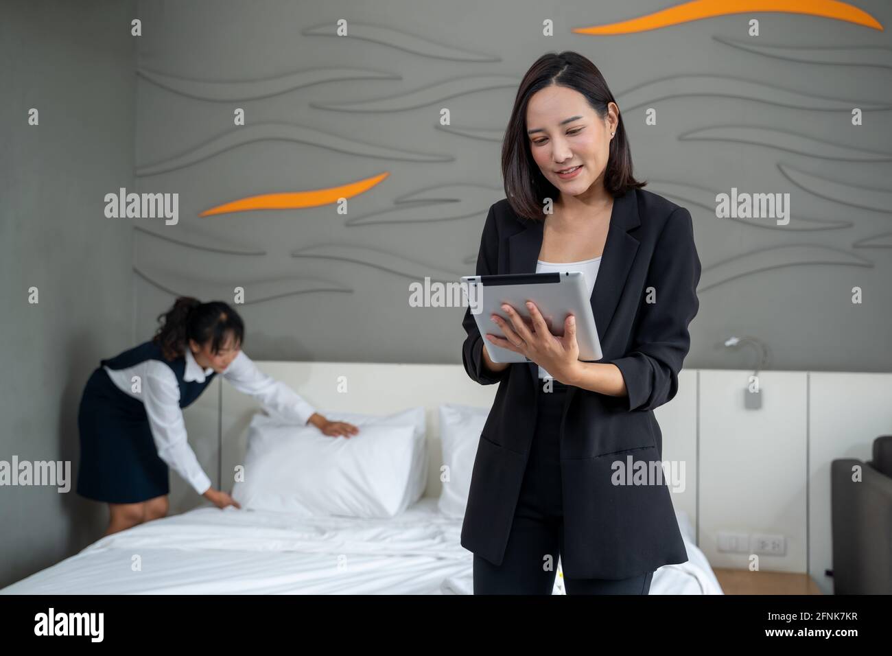 Housekeeper hotel hi-res stock photography and images - Alamy