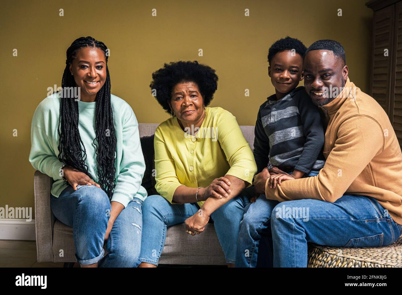 Multi generational family home hi-res stock photography and images - Alamy