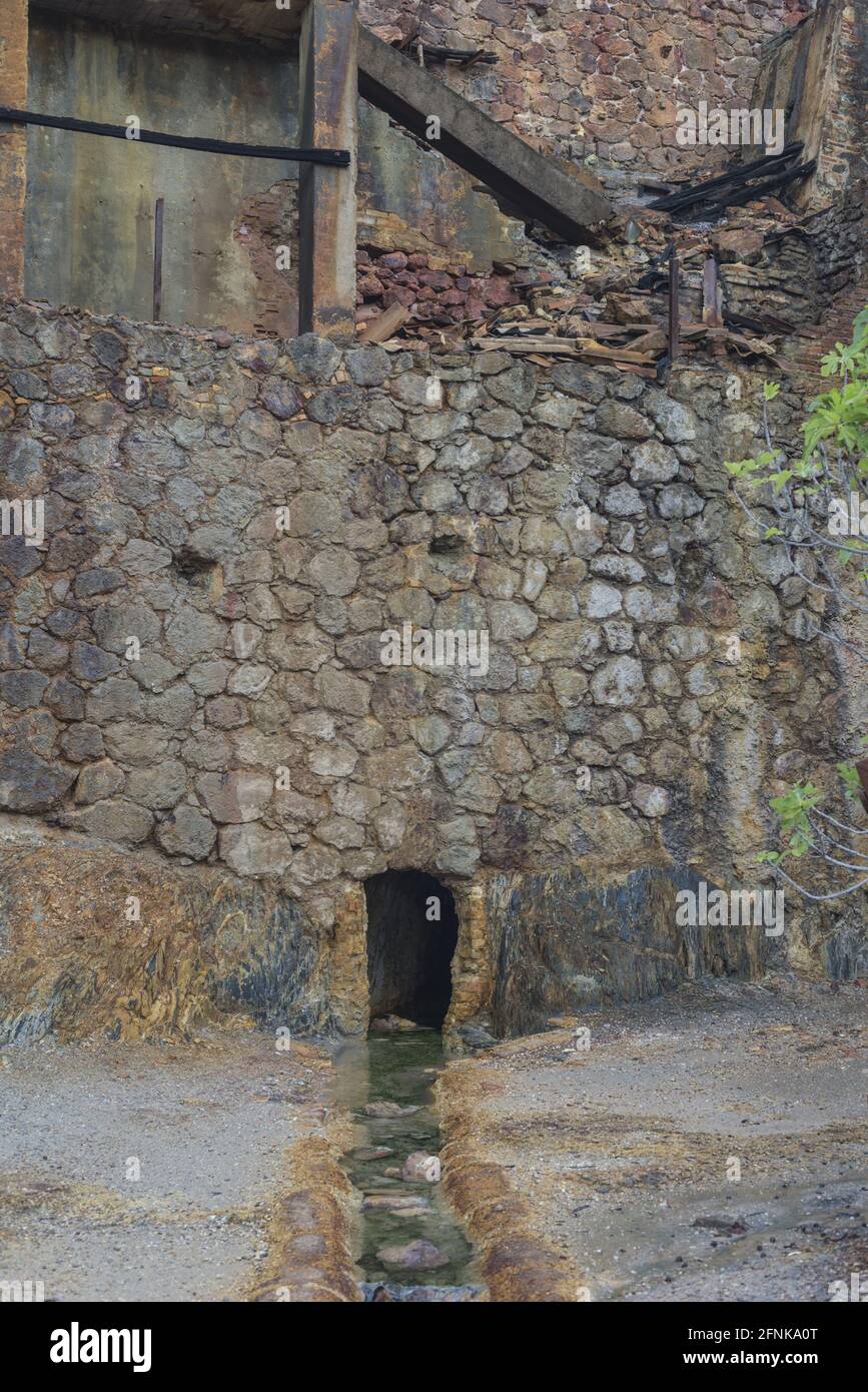 Vertical groove hi-res stock photography and images - Alamy