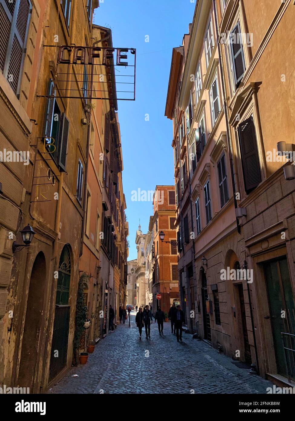 Narrow laneways hi-res stock photography and images - Alamy