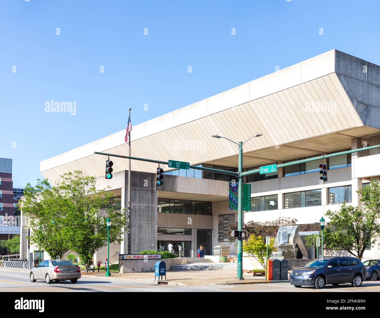 CHATTANOOGA, TN, USA-7 MAY 2021: The Chattanooga Public Library ...