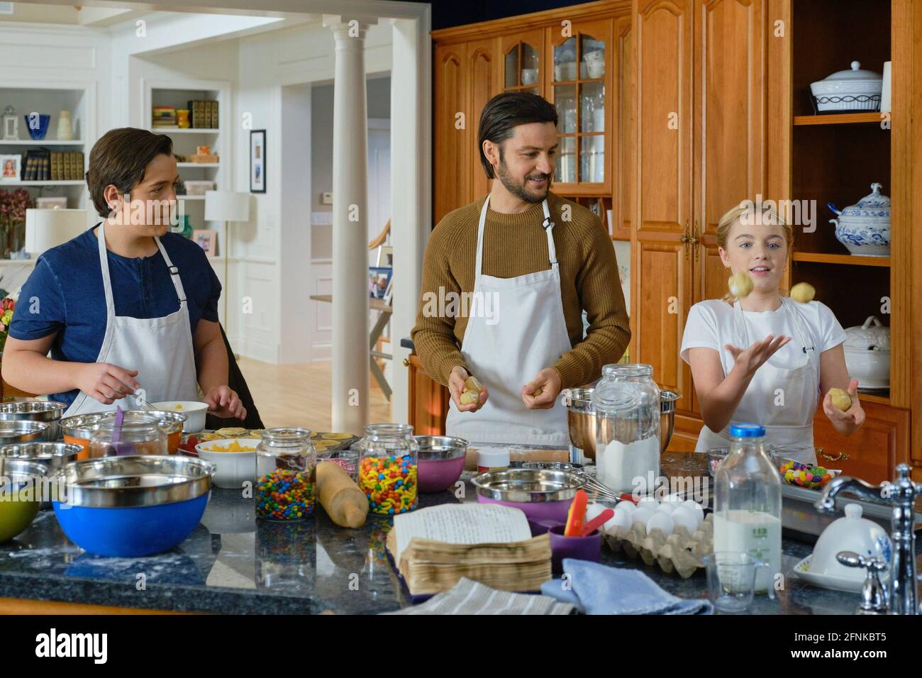 SWEET CAROLINA, from left: Glen Gordon, Tyler Hynes, Cassidy Nugent ...