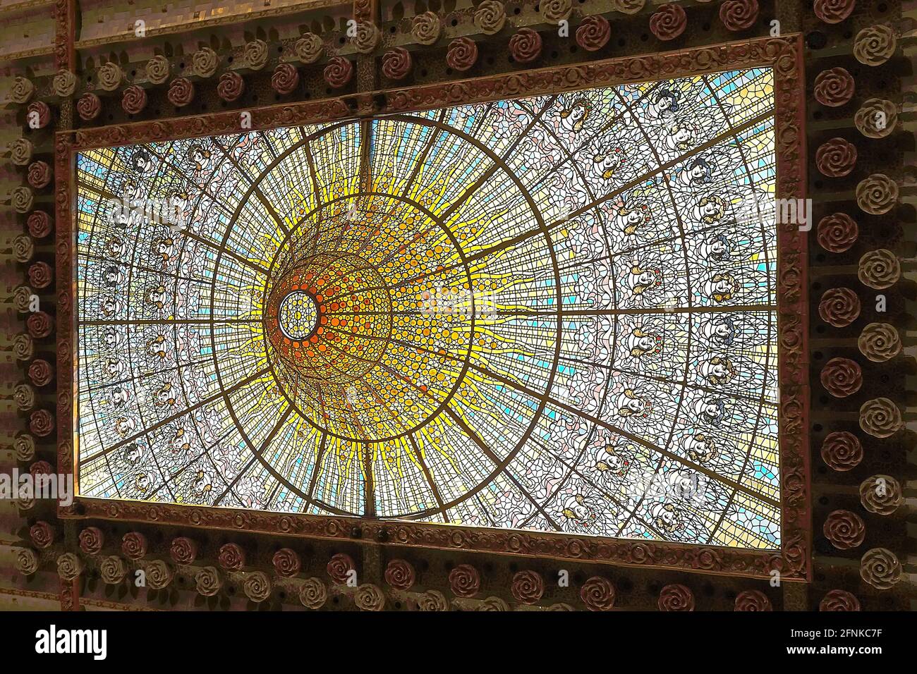 The beautiful inverted dome skylight of Palau de la Música Catalana ...