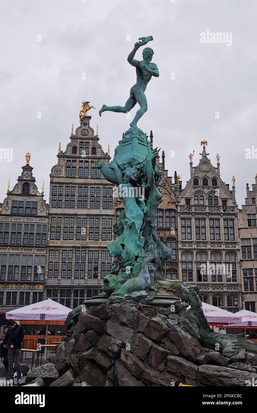 The Brabo Fountain statue in Grote Markt, Antwerp, Belgium Stock Photo ...