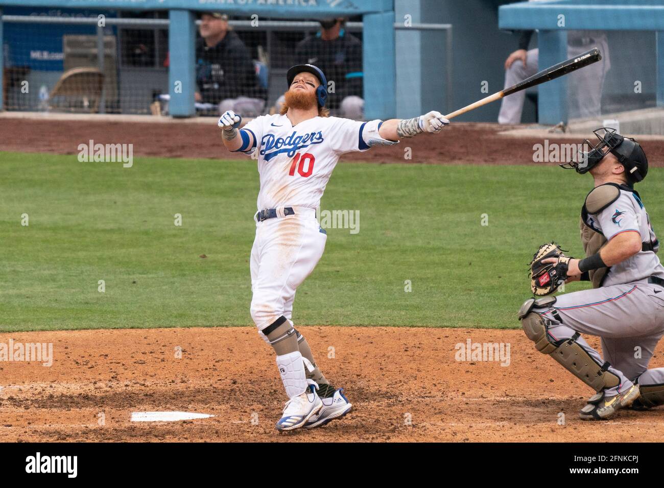 Los Angeles Dodgers third baseman Justin Turner (10) reacts after a fly ...