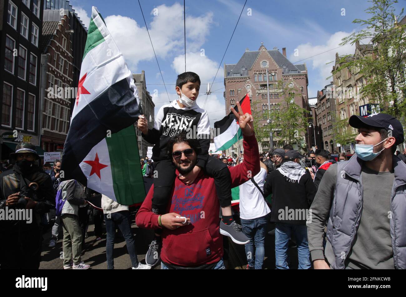 Thousands protesters in solidarity Palestinian people over the conflict ...