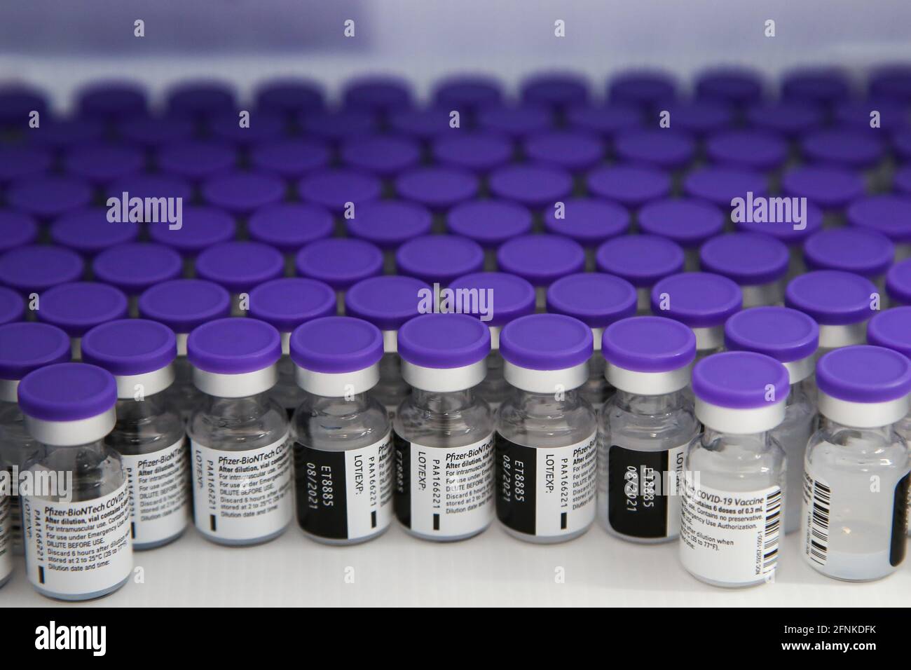 Pfizer vial fridge hi-res stock photography and images - Alamy