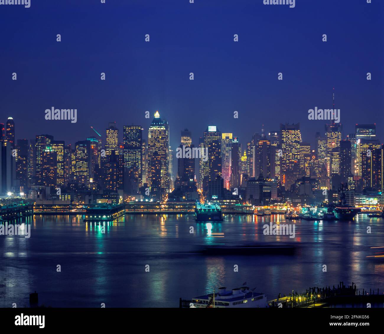 2004 HISTORICAL MIDTOWN SKYLINE MANHATTAN NEW YORK CITY USA Stock Photo ...