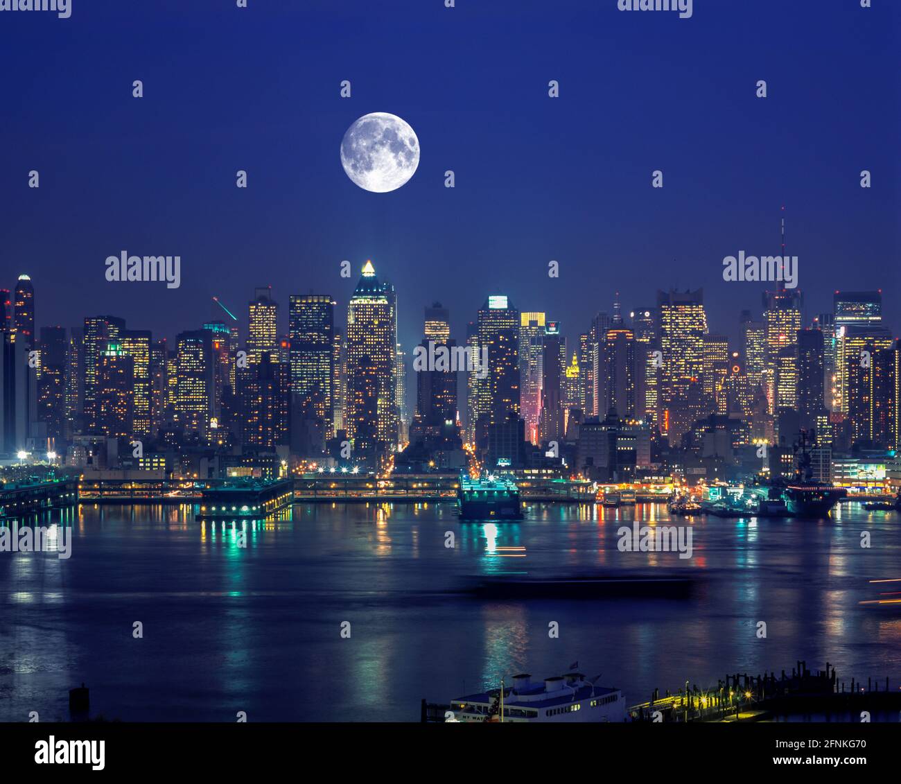 2004 HISTORICAL MIDTOWN SKYLINE MANHATTAN NEW YORK CITY USA Stock Photo ...