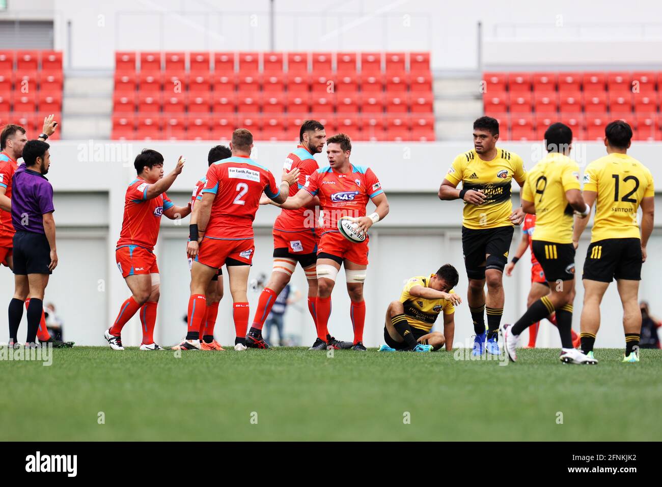 Hanazono Rugby Stadium, Higashi Osaka, Japan. 16th May, 2021. Pieter ...