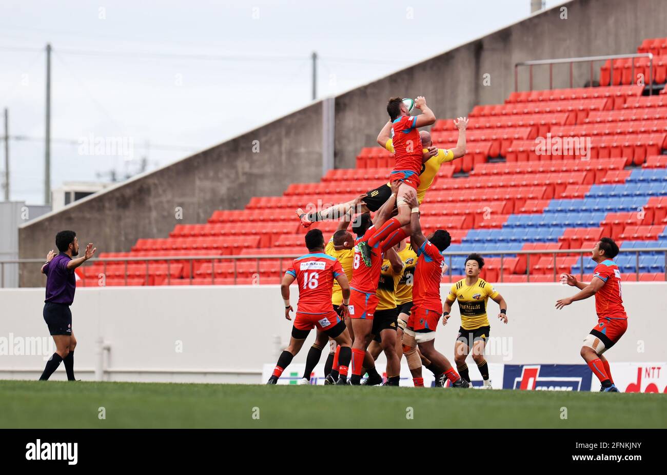 Hanazono Rugby Stadium, Higashi Osaka, Japan. 16th May, 2021. (F-B ...