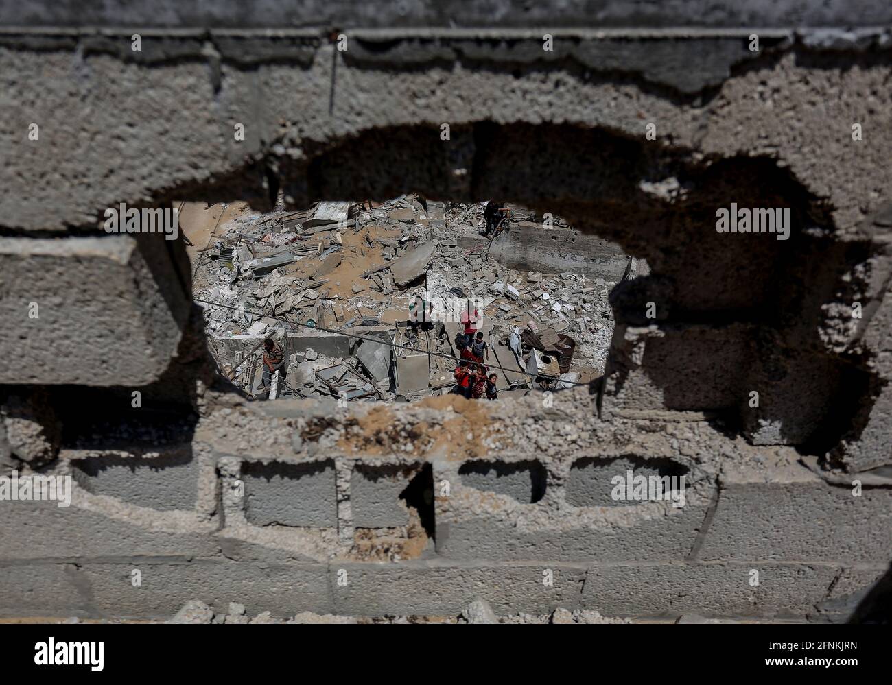 Civilian infrastructure damage hi-res stock photography and images - Alamy