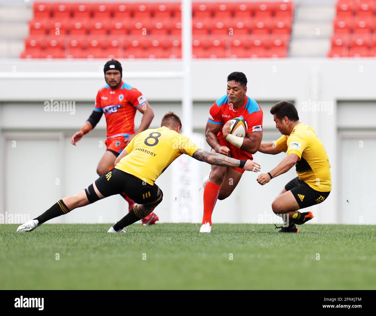 Hanazono Rugby Stadium, Higashi Osaka, Japan. 16th May, 2021. (L-R ...