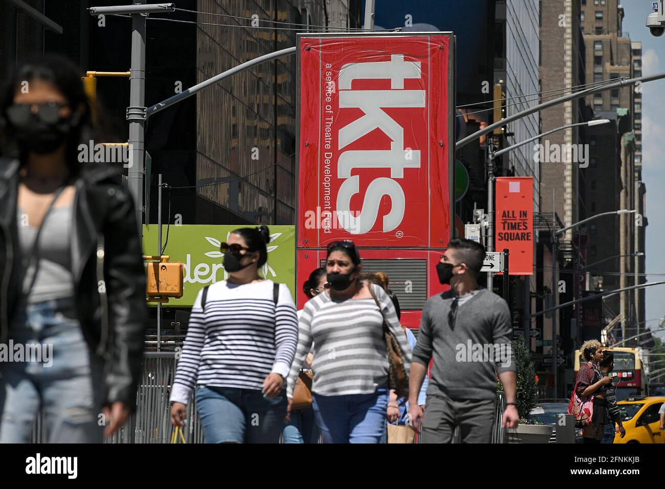 The tkts ticket booths hi-res stock photography and images - Alamy