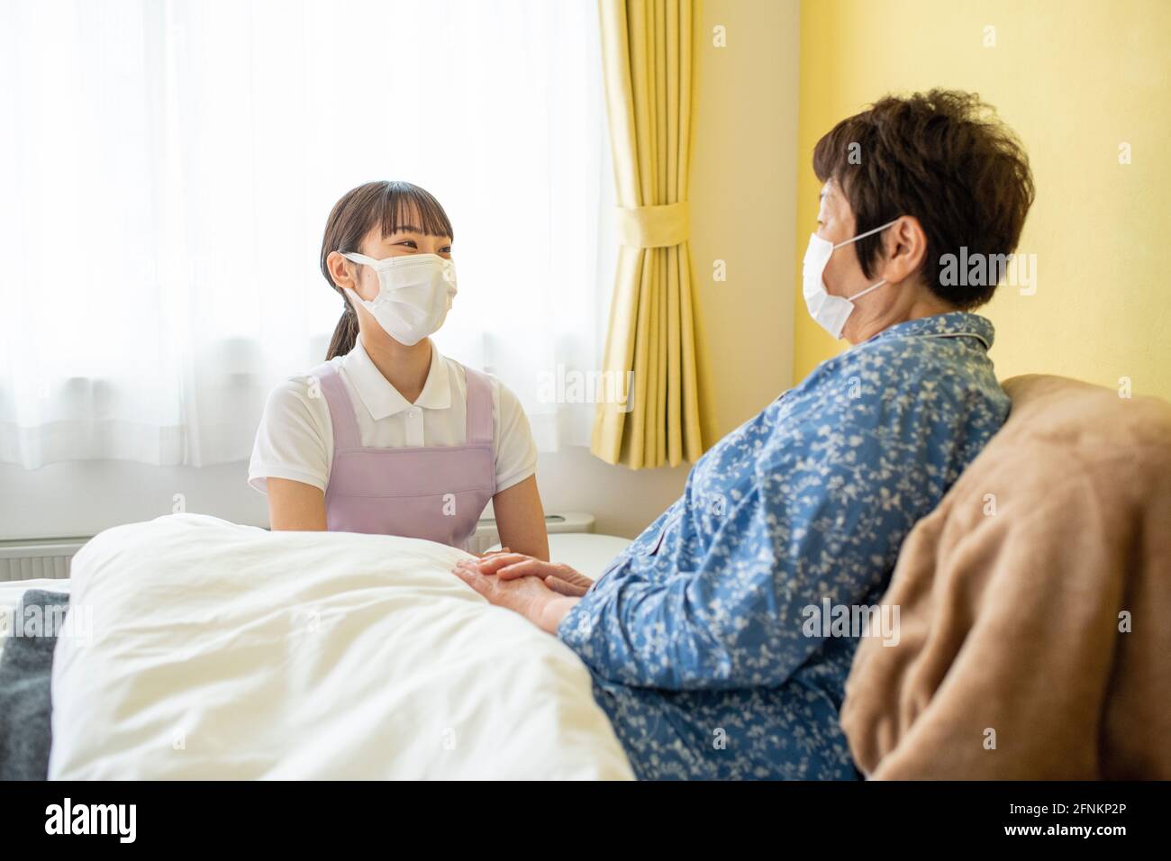 Home nurse bed serious patient hi-res stock photography and images - Alamy