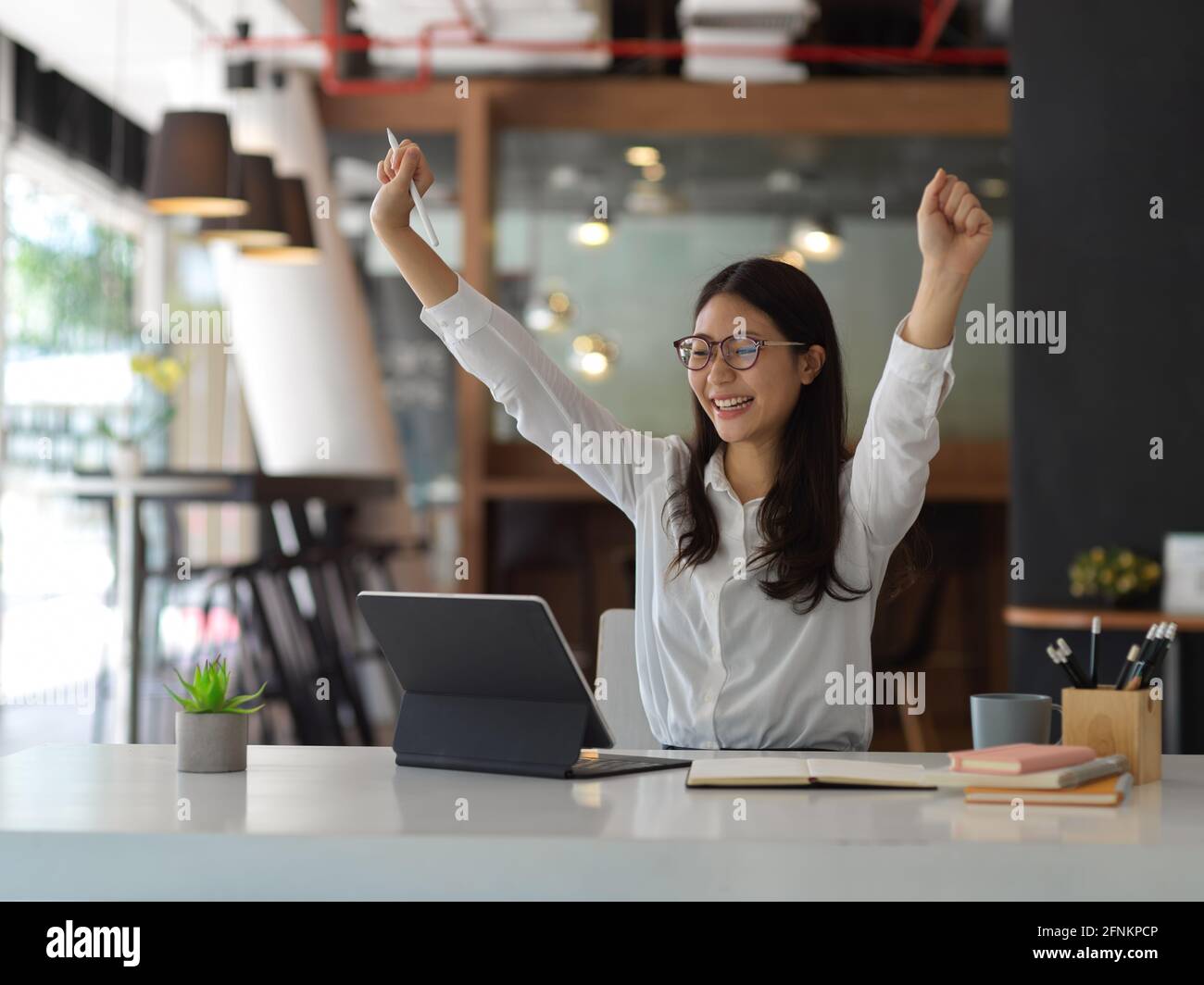 Exited cafe hi-res stock photography and images - Alamy