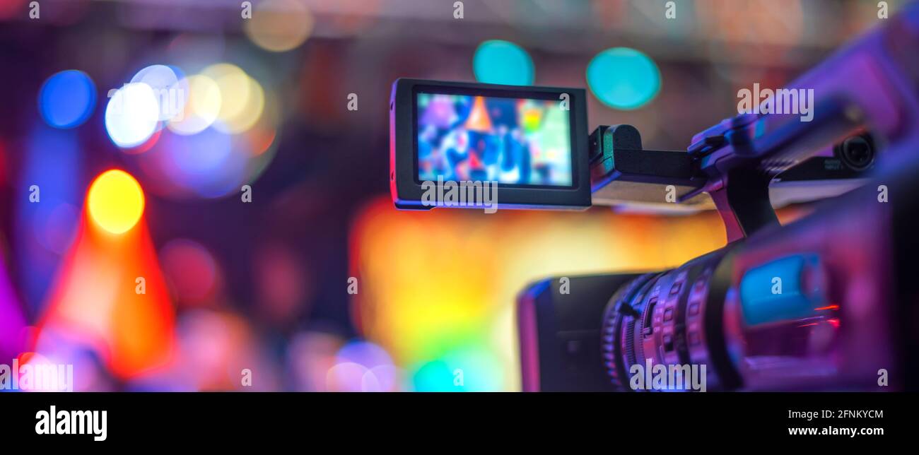 Live streaming setup hi-res stock photography and images - Alamy