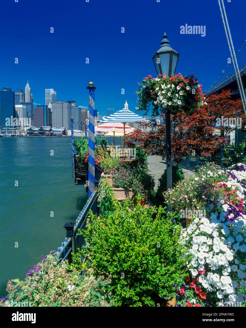 2005 HISTORICAL RIVER CAFE BROOKLYN EAST RIVER DOWNTOWN MANHATTAN ...