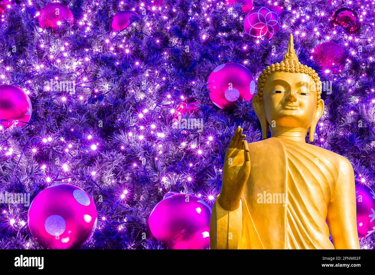 Green glass buddha hi-res stock photography and images - Alamy