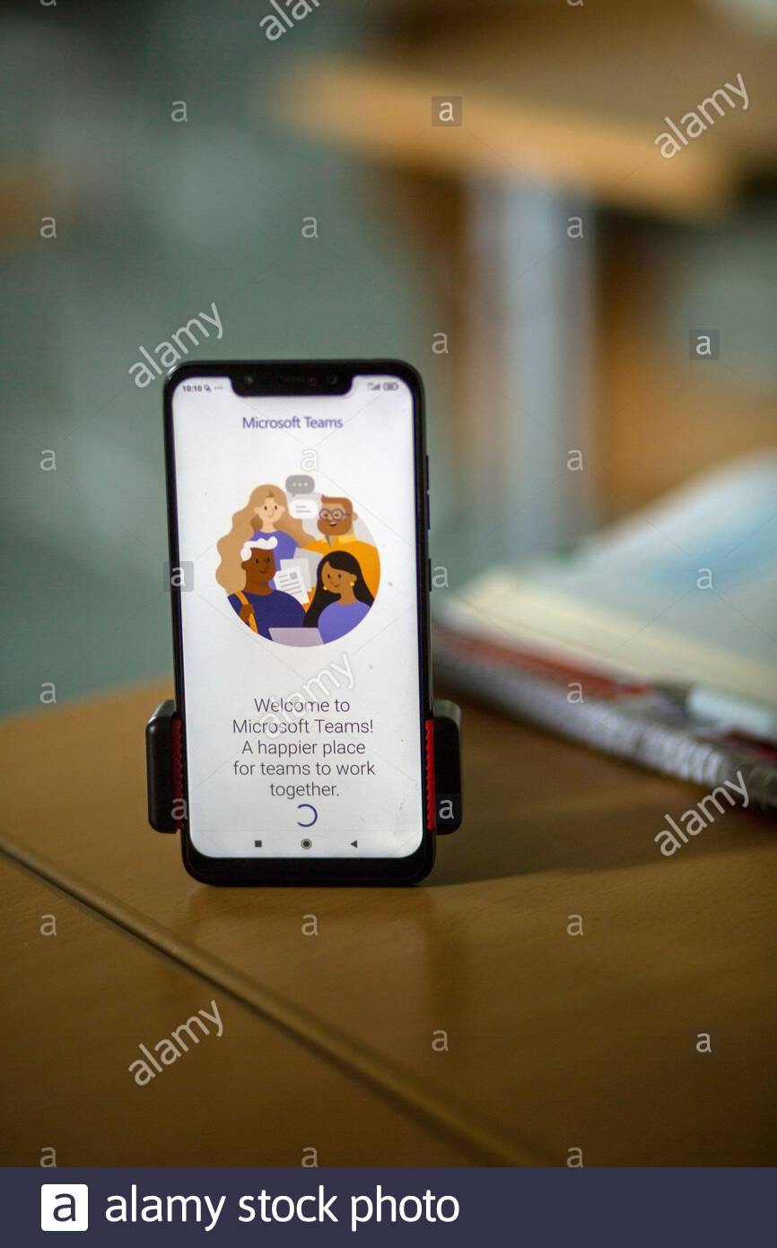 Online lesson on the phone hi-res stock photography and images - Alamy