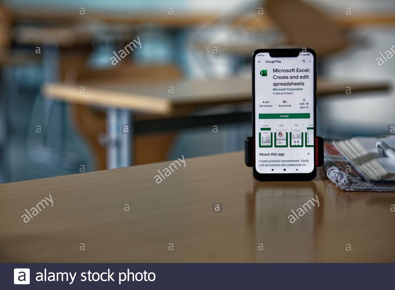 Microsoft excel screen hi-res stock photography and images - Alamy