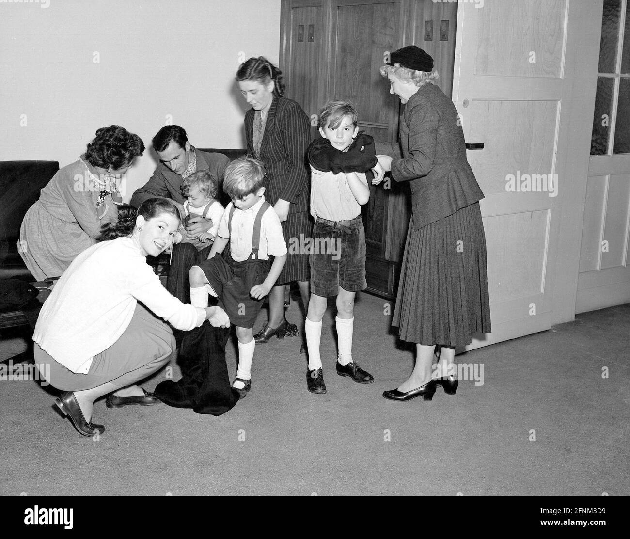 Postwar family hi-res stock photography and images - Alamy